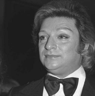 Türk müziğinin güneşi: Zeki Müren